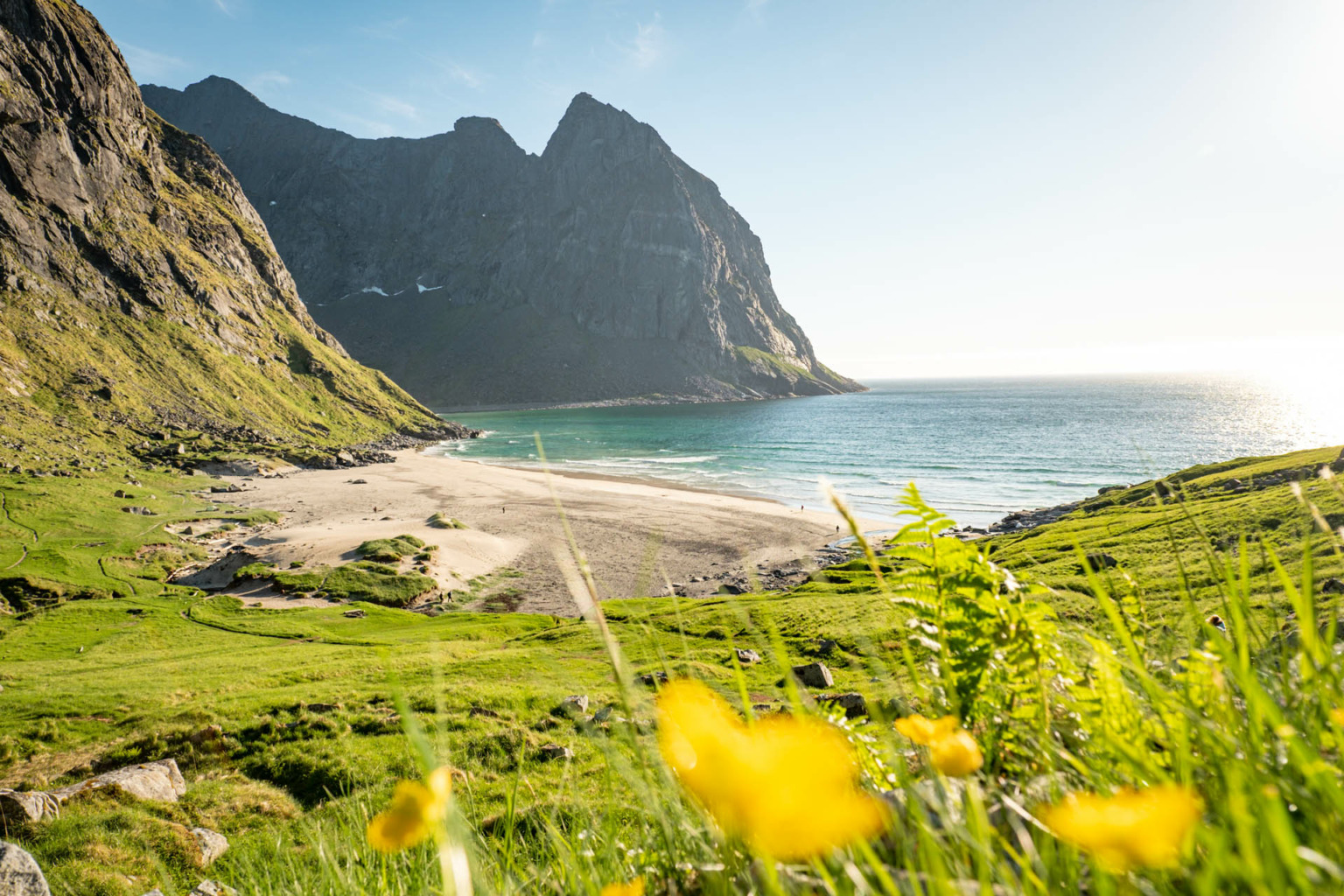 Leichte Wanderung zum Kvalvika Beach